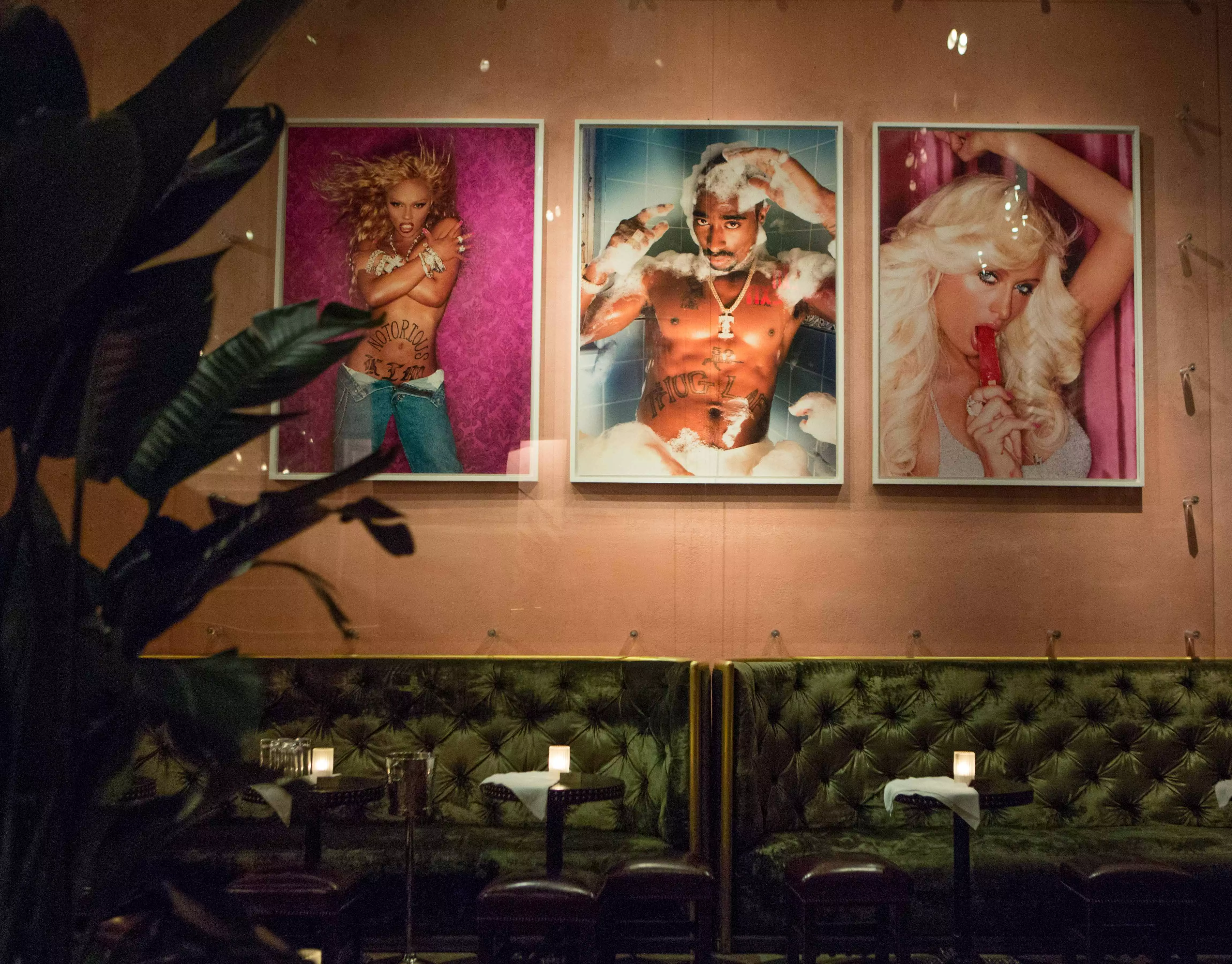 Rose Bar ເປີດເຜີຍສິລະປະໃໝ່ໂດຍ David LaChapelle