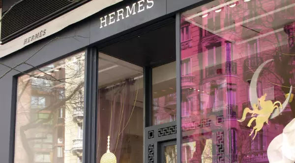La multa suggerida per LVMH de 13 milions de dòlars en el cas d'Hermès 100399_1