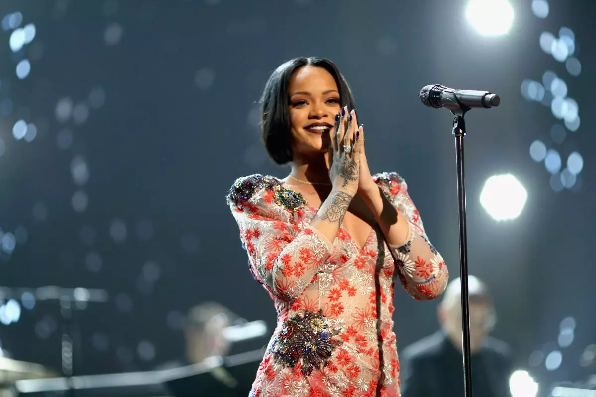 The Daily Roundup: Rihannas Liebesbrief an Naomi Campbell, Details zu Tommy Hilfigers NYFW Show