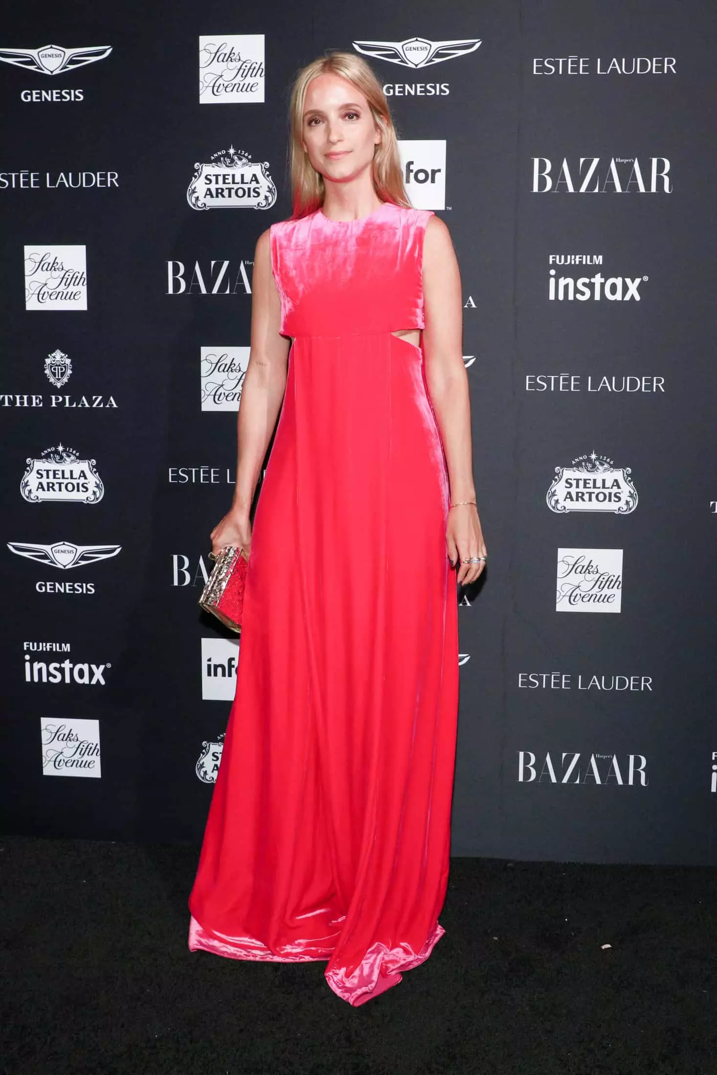 Mawonekedwe 60 Opambana Ochokera ku Harper's BAZAAR Icons Party Red Carpet 10104_29