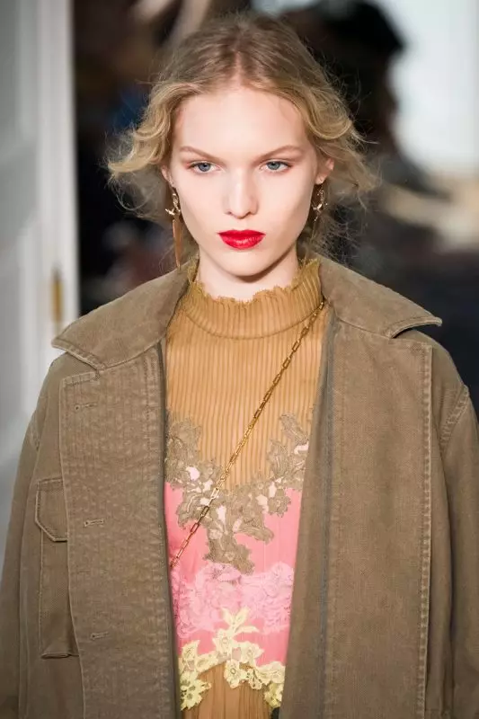 Paris Fashion Week: The Best of Beauty 10120_14