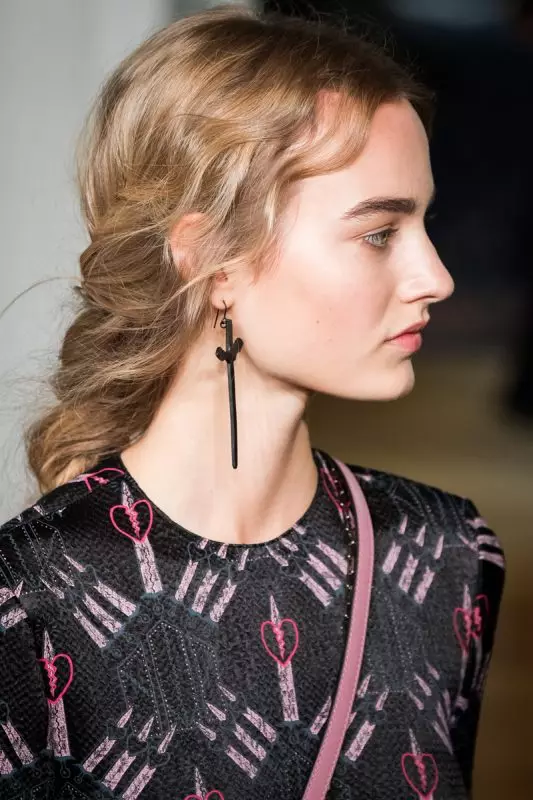 Paris Fashion Week: The Best of Beauty 10120_15