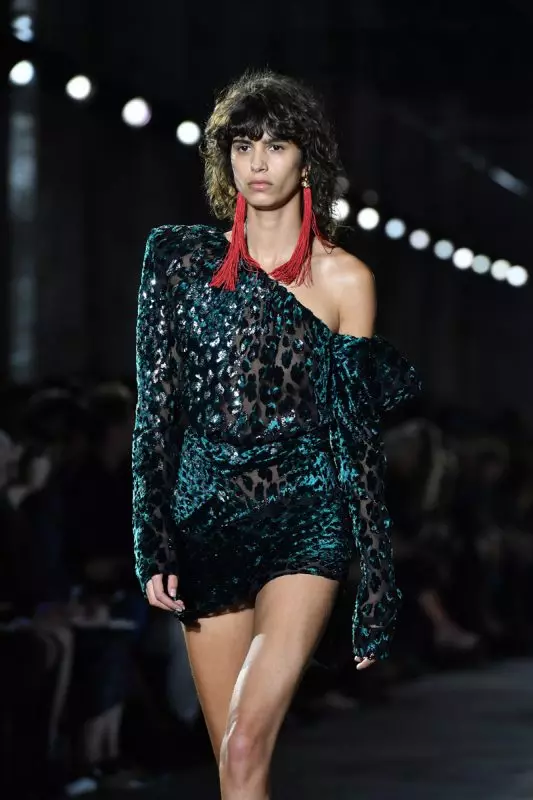 Paris Fashion Week: The Best of Beauty 10120_19