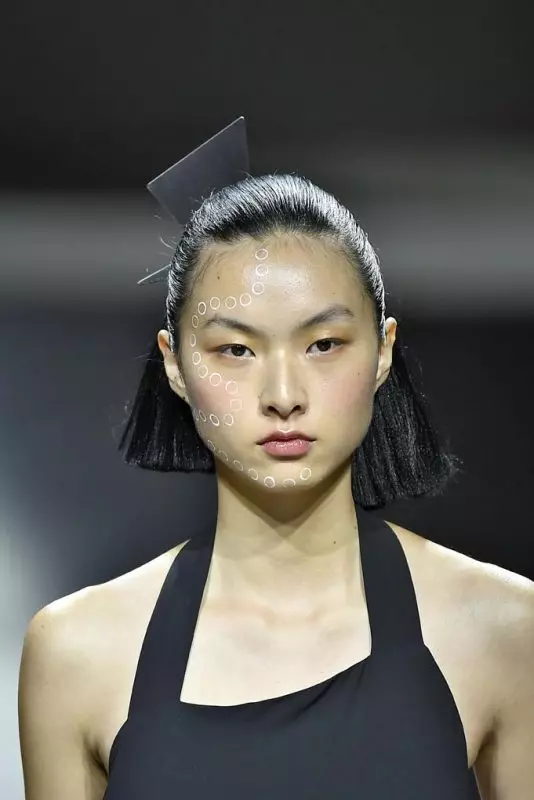 Paris Fashion Week: The Best of Beauty 10120_23