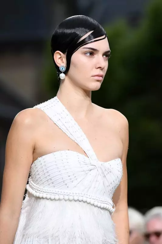 Paris Fashion Week: The Best of Beauty 10120_6