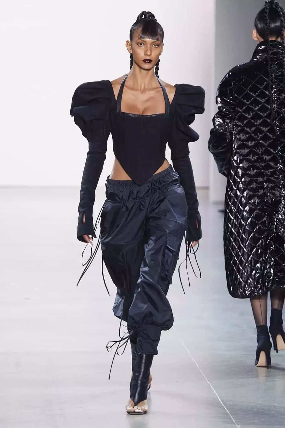 Brandon Maxwell Wows v Prírodovednom múzeu, Tom Ford pod paľbou 10203_15