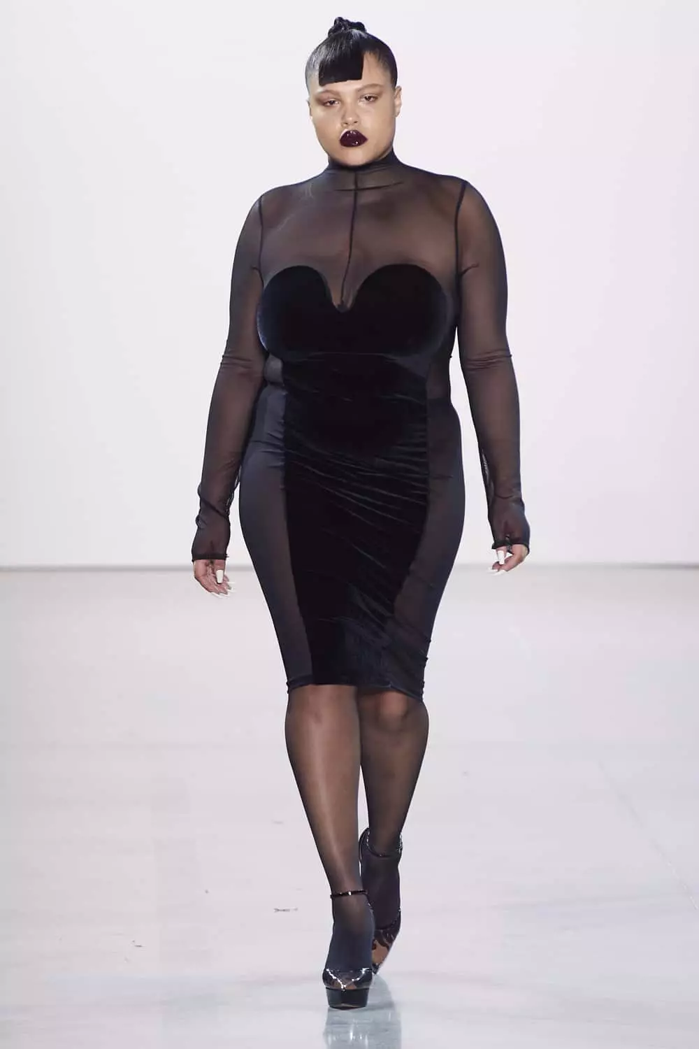 UBrandon Maxwell Wows eMnyuziyamu Wezemvelo, uTom Ford Under Fire 10203_17