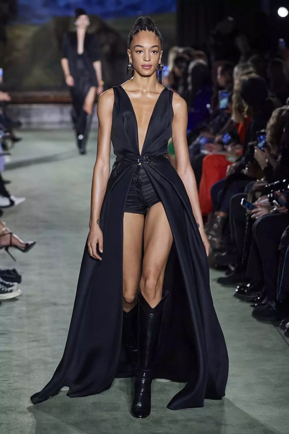 Wows Brandon Maxwell ag Músaem Stair an Dúlra, Tom Ford Under Fire 10203_7