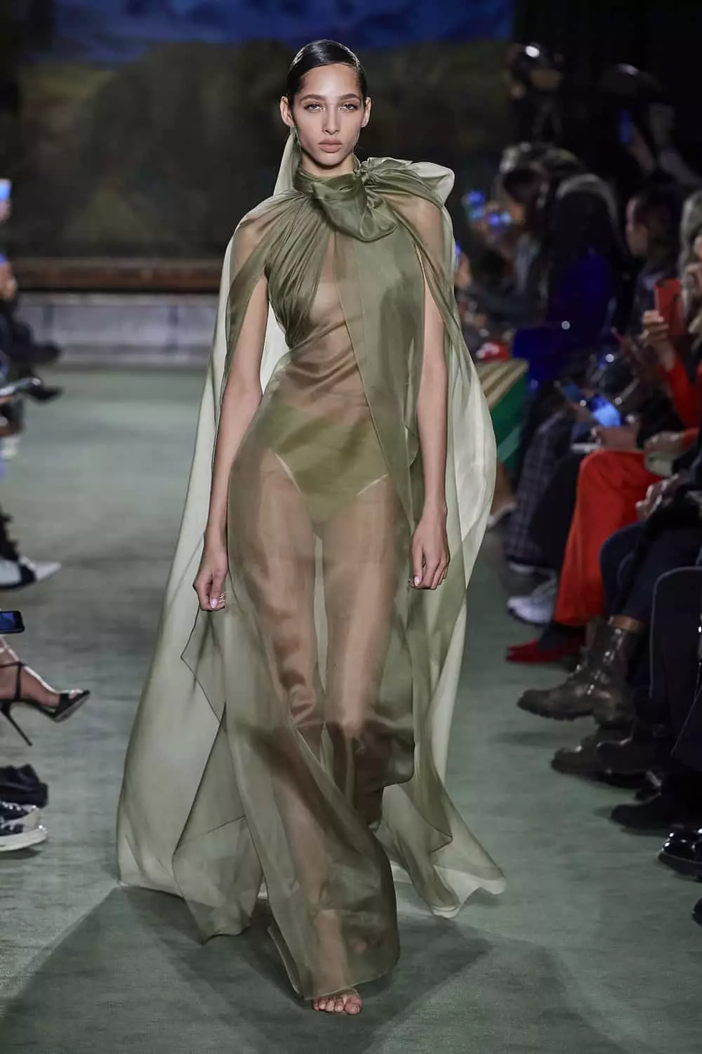 Brandon Maxwell Wows på Natural History Museum, Tom Ford Under Fire 10203_9