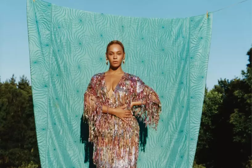The Daily Beast Nyandak Masalah sareng Beyoncé, Elle Brasil Tutup 10397_1