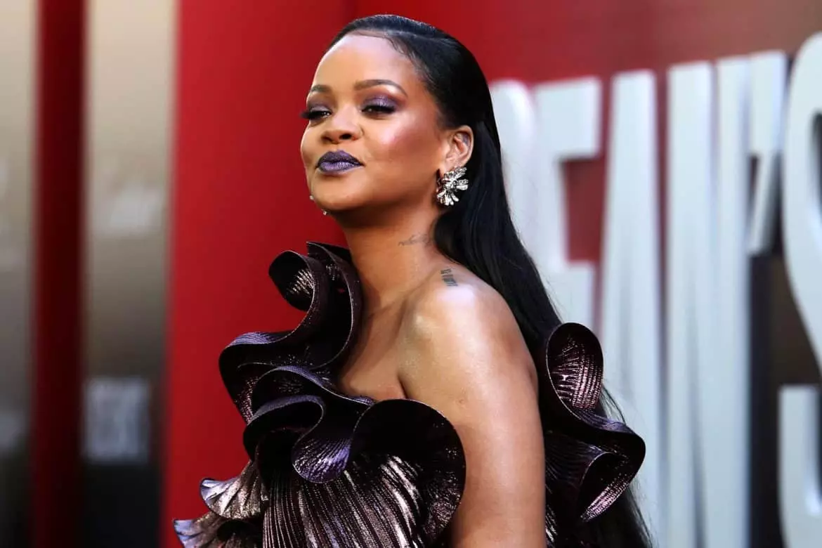 Rihanna تتعرف على جسدها بشكل حقيقي: 