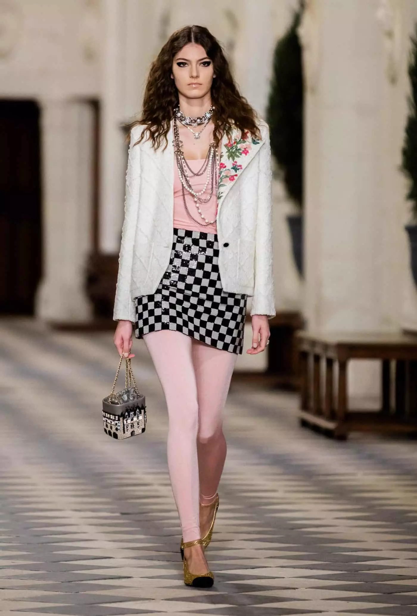 Deleng Saben Deleng Saka Chanel Métiers d'art Show Ing kene 10457_5