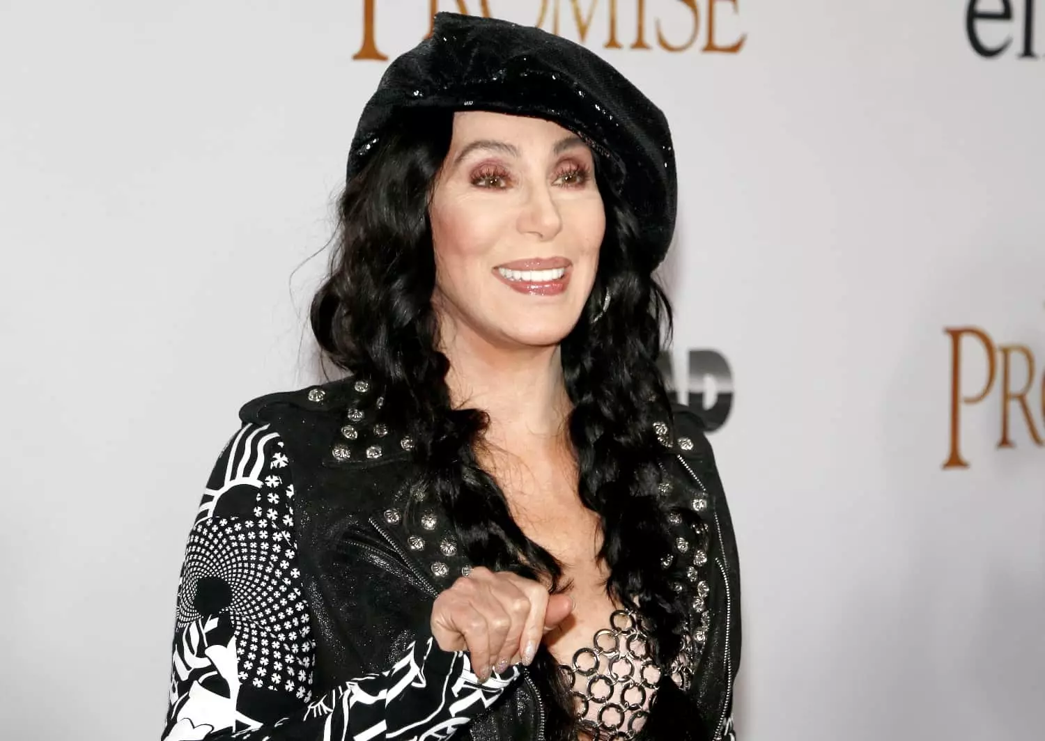 Cher confirma que Cher, la película está sucediendo mientras celebra su 75 cumpleaños 10655_1