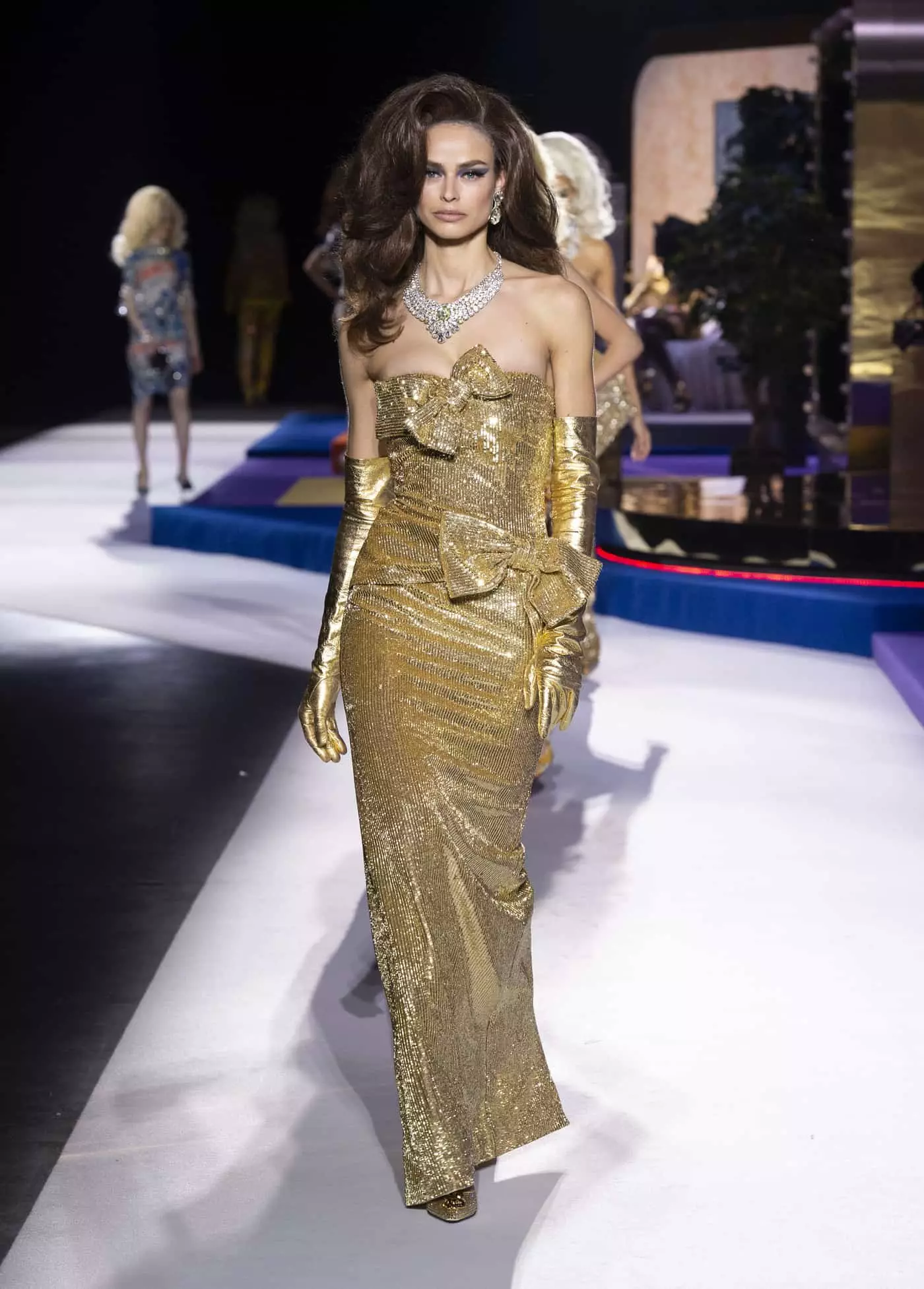 Moschino vince alla grande con la passerella a tema Game Show 10782_24