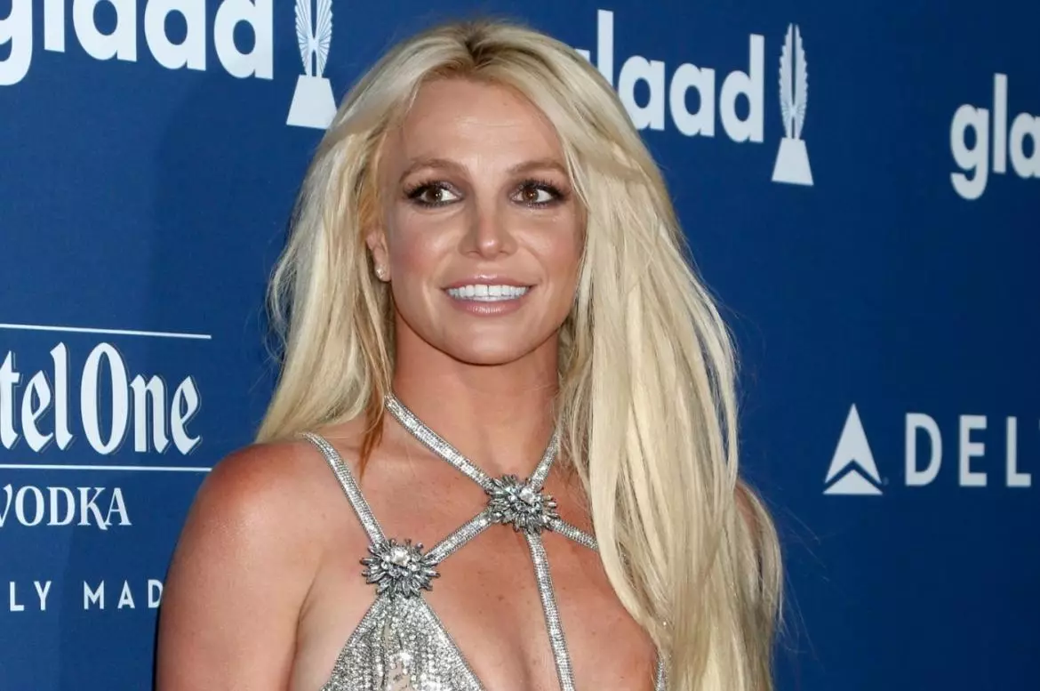 Britney Spears Azindua 
