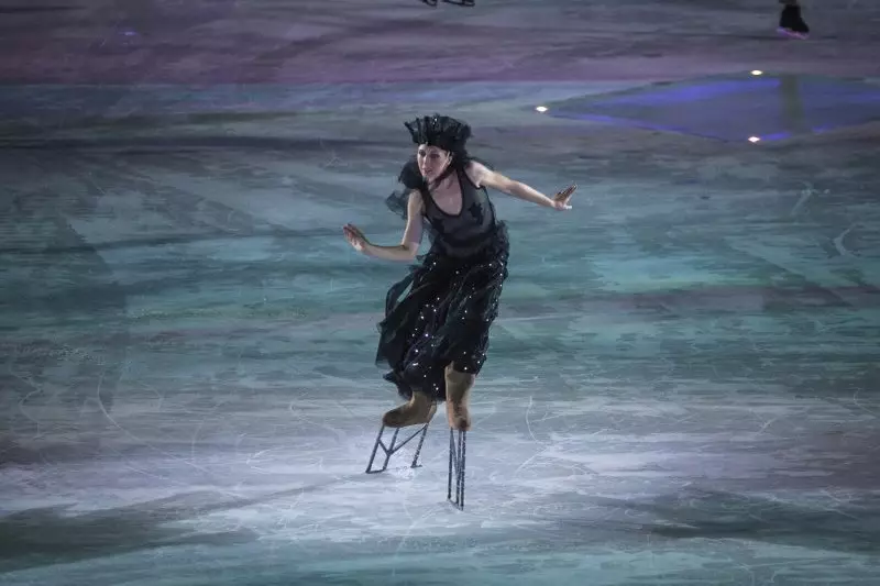 Irina Shayk는 얼음 위에서 자신감, 모성, 인티미시미를 찾는 것에 대해 이야기합니다. 10832_12