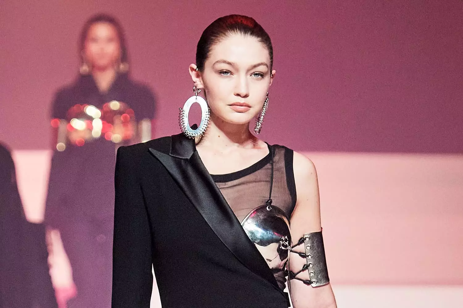 Gigi Hadid Ngaluncurkeun 'Gigi's Journal Part II'