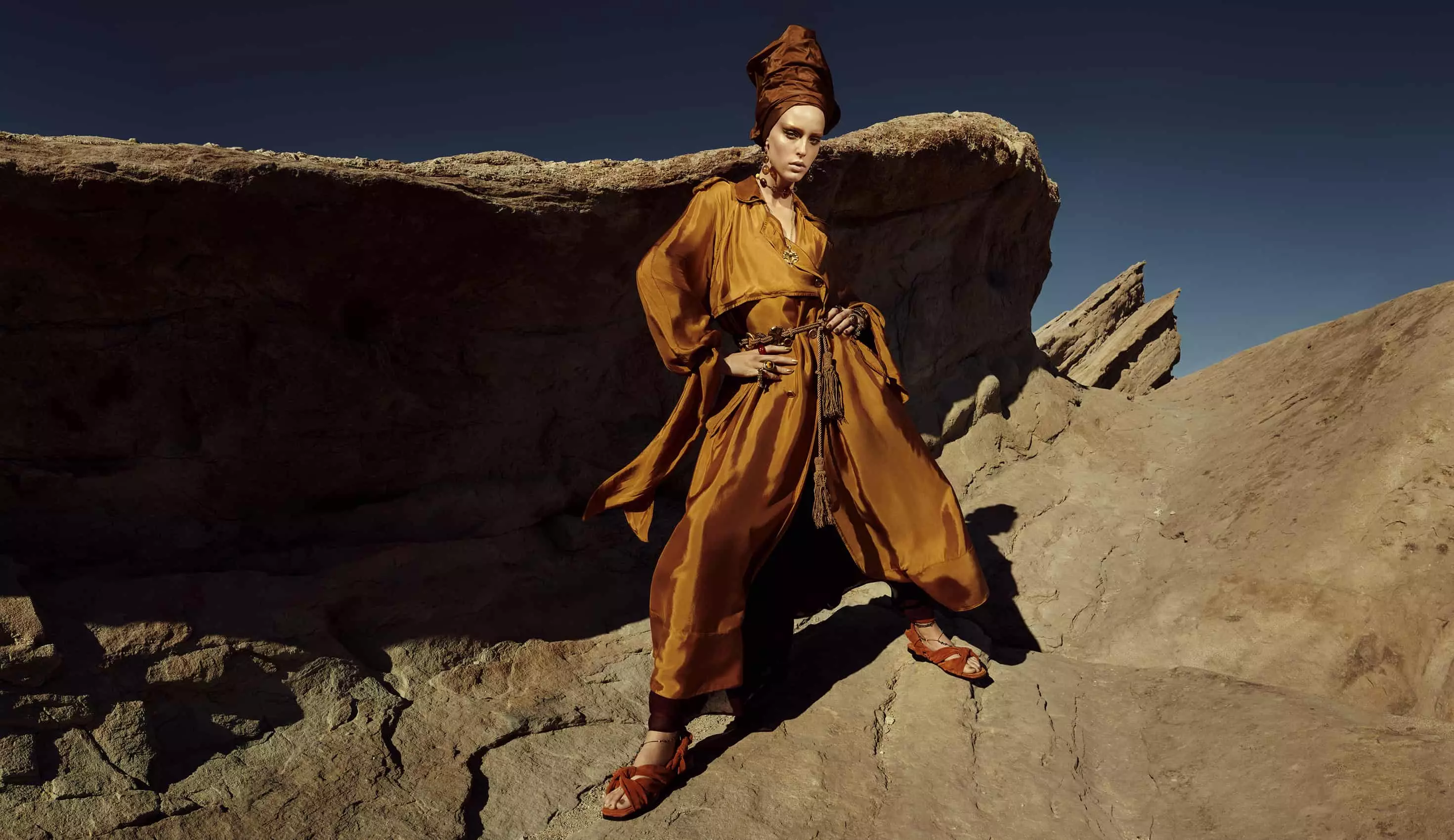 Steven Meisel ၏ Zara SS '21 Campaign သည် ကျွန်ုပ်တို့အား Major Wanderlust ကို ပေးသည် 11069_7