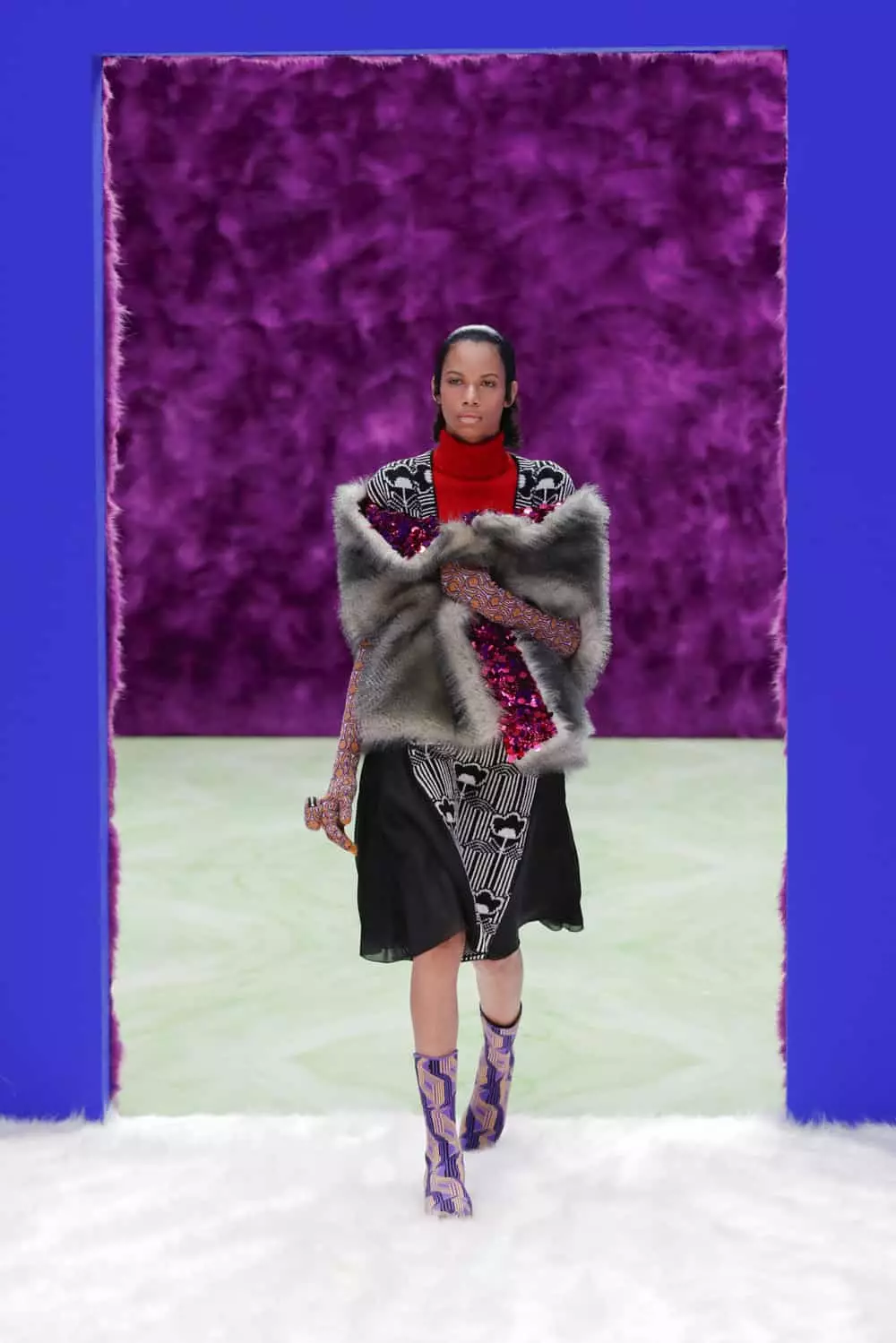 Prada's Fall 2021 Womenswear foarseit in libbene, optimistyske takomst 11070_26