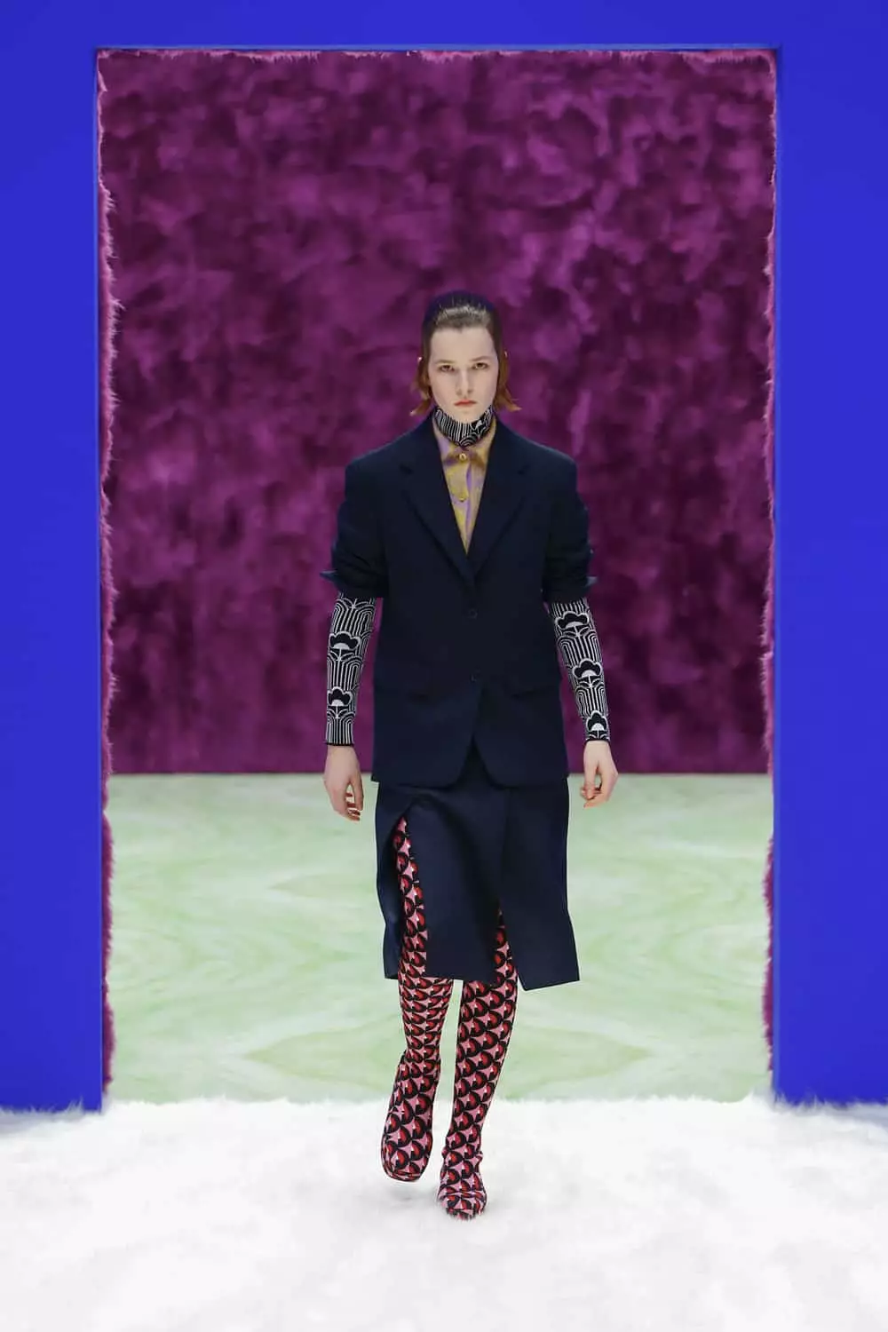 Ang Prada's Fall 2021 Womenswear Nagtagna Usa ka Madasigon, Malaumon nga Umaabot 11070_3