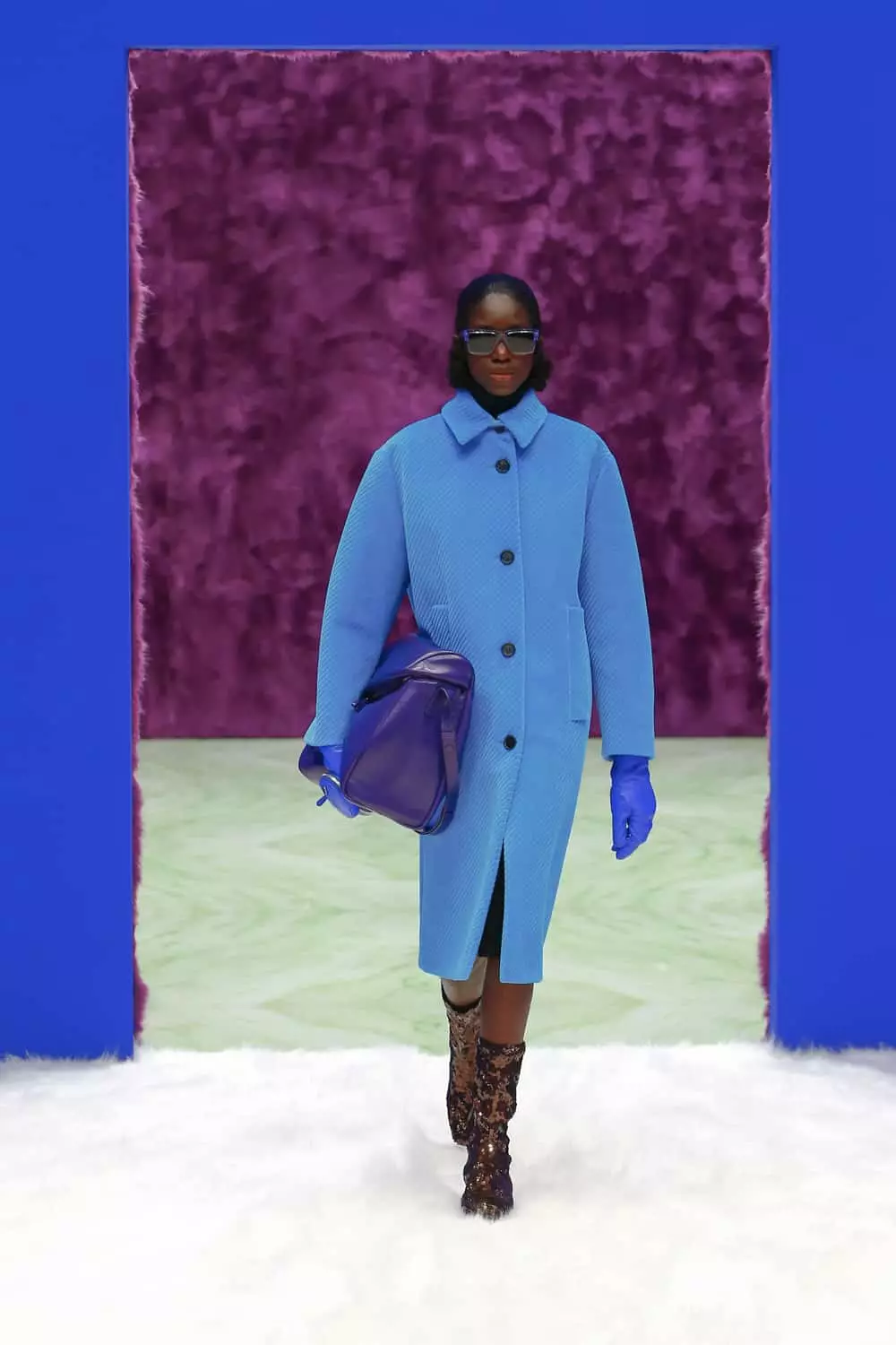 Prada's Fall 2021 Womenswear Prognostéiert eng vibrant, optimistesch Zukunft 11070_36