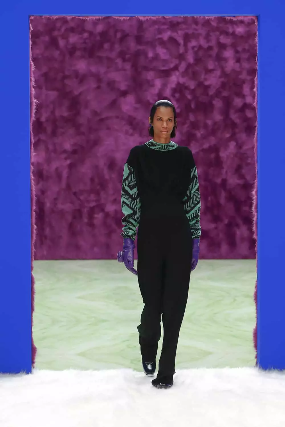 Ang Prada's Fall 2021 Womenswear Nagtagna Usa ka Madasigon, Malaumon nga Umaabot 11070_40