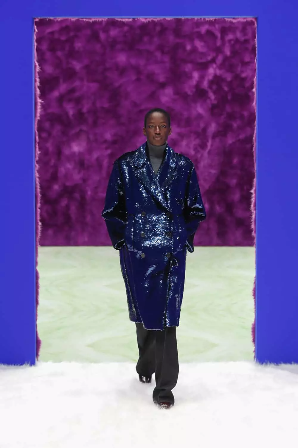 Prada's Fall 2021 Womenswear Predicts A Vibrant, Optimistic Yav Tom Ntej 11070_47