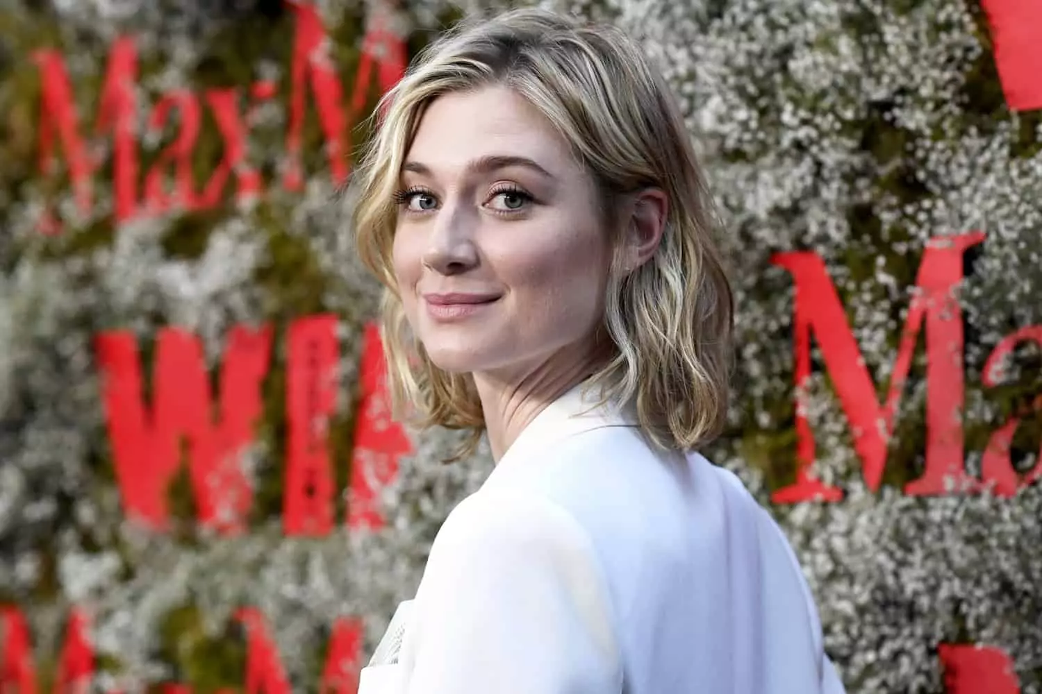 Max Mara 慶祝 Elizabeth Debicki 作為未來的代言人