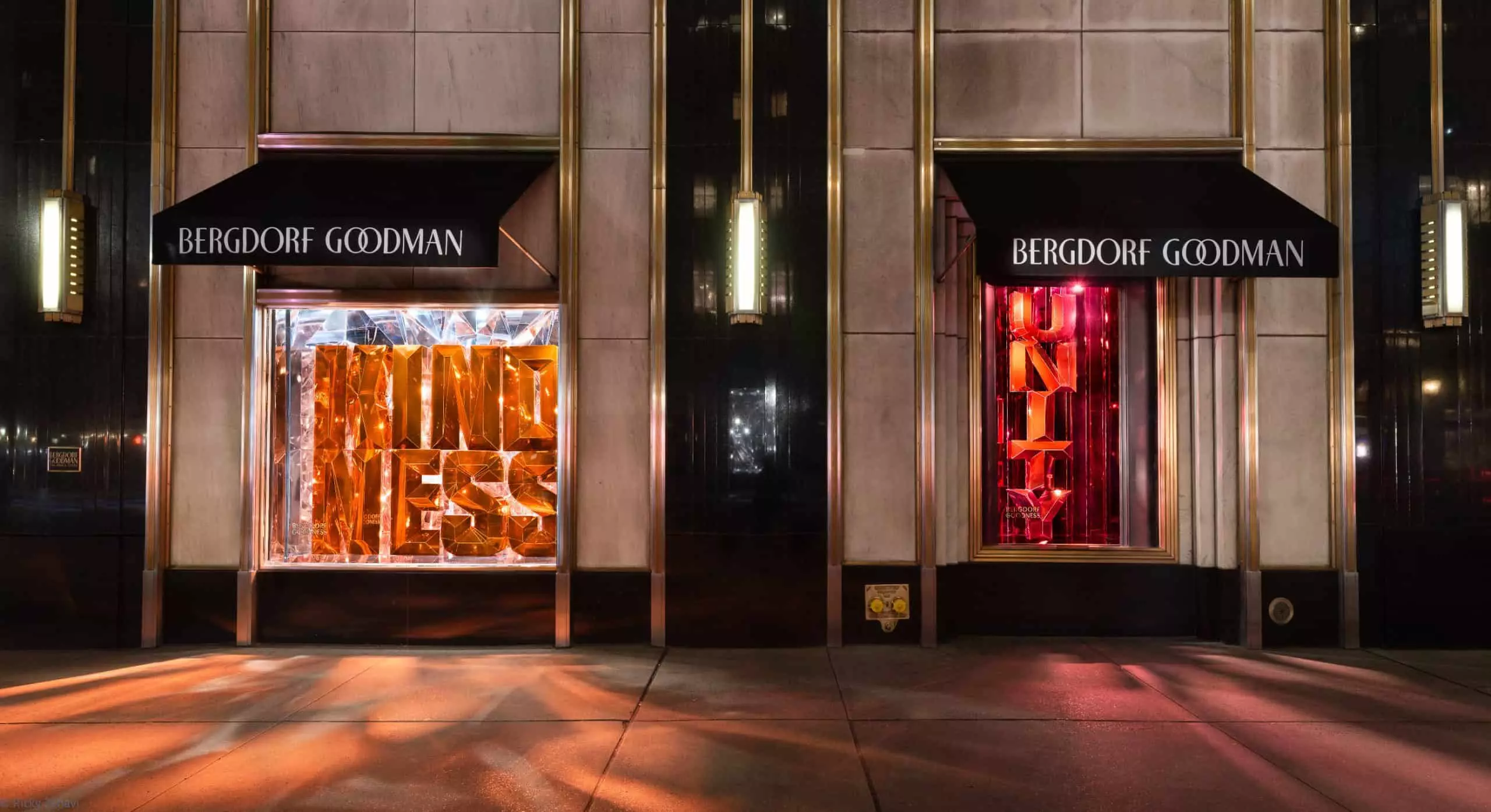 ეს არის წლის ყველაზე მშვენიერი დრო: Bergdorf Goodman's Holiday Windows აქ არის 1137_2