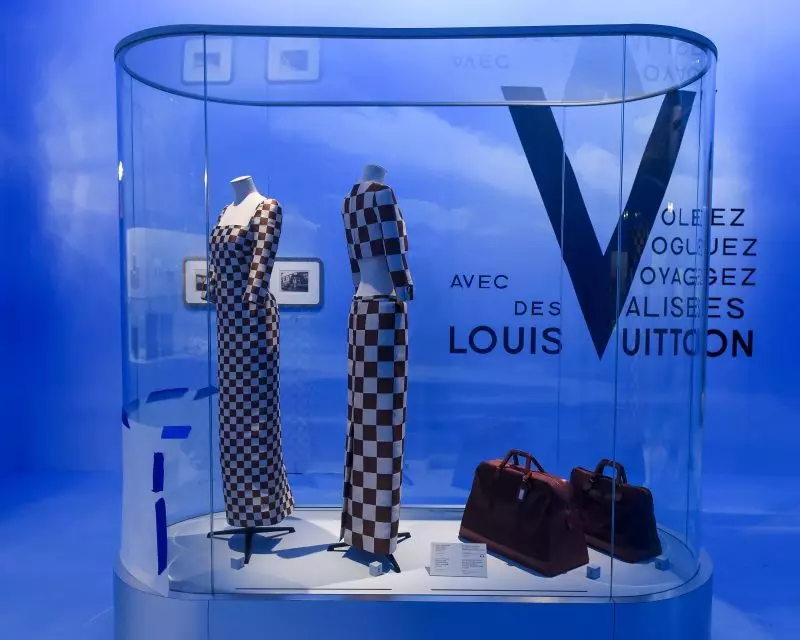 Volez, Voguez, Voyagez! Ceiliúrann Louis Vuitton Taispeántas Olivier Saillard-Coimeádaithe 11399_5