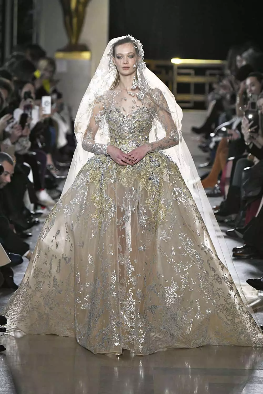 25 sa Best Bridal Looks gikan sa Spring 2019 Couture 11608_20