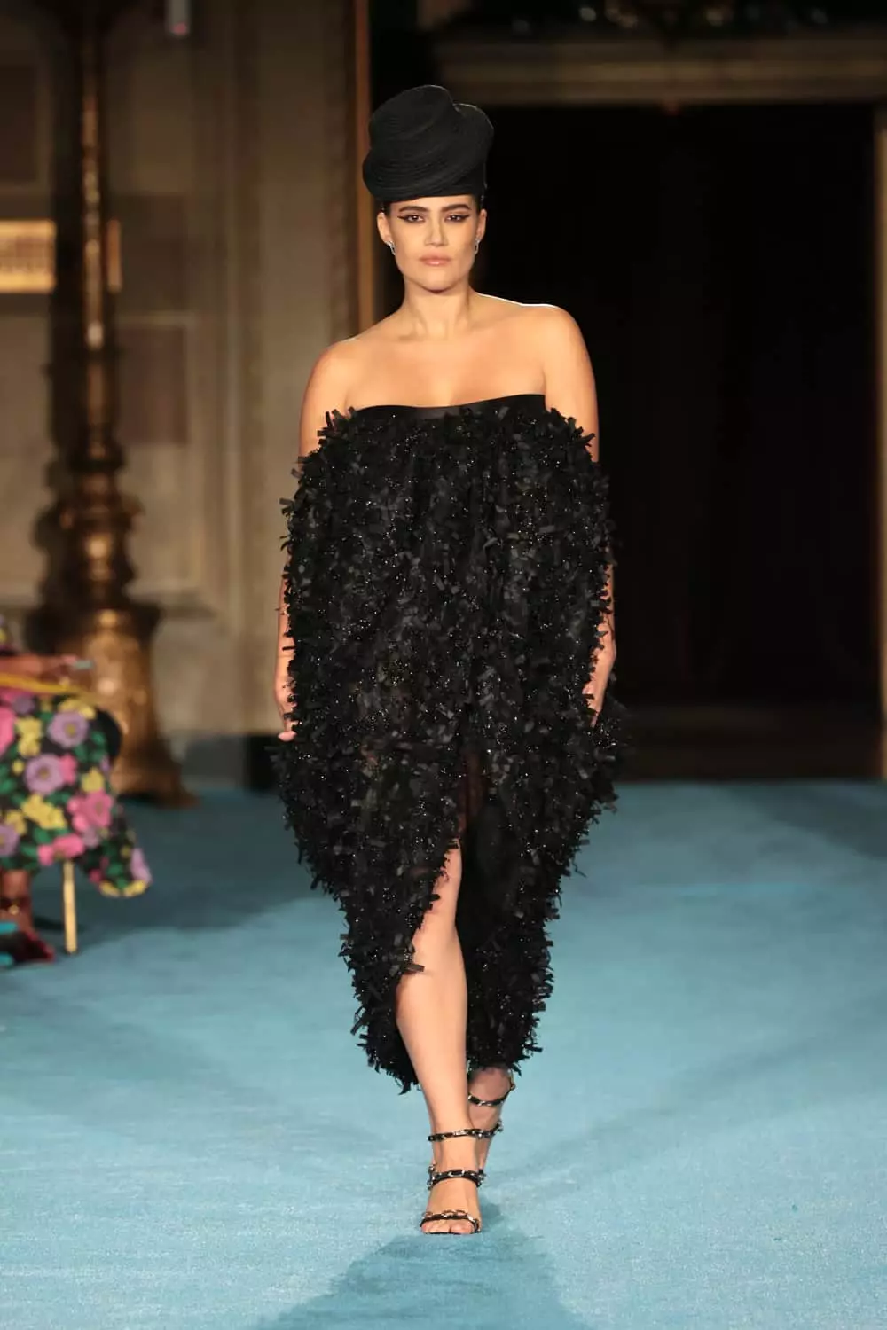 Christian Siriano NYFW Bi Rêza Pêşî ya Stêrk û Moda Va Va Voom Dest pê dike 1160_29