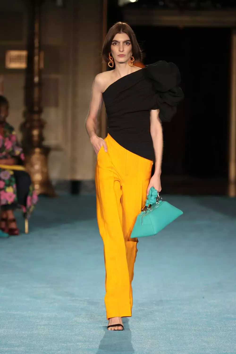 Christian Siriano wuxuu ku bilaabay NYFW Safka hore ee Xiddigaha leh iyo Fashion Va Va Voom 1160_9