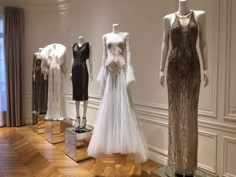 Iwe ito iṣẹlẹ Haute Couture, Awọn ọjọ 2 & 3: Versace, Schiaparelli, Alexis Mabille, Ulyana Sergeenko, Alexandre Vauthier 11611_10