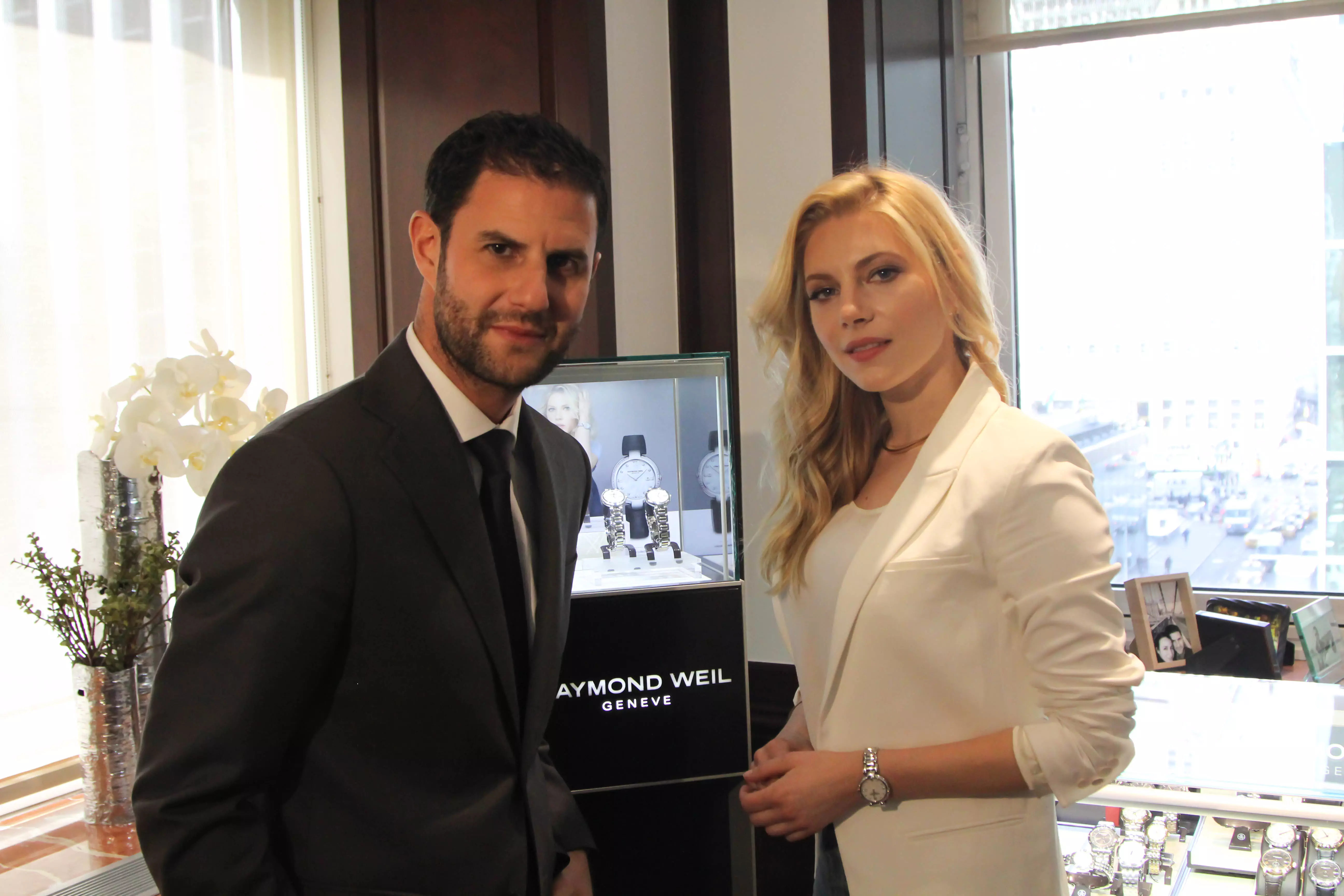 Vikings Star Katheryn Winnick alang kang Raymond Weil