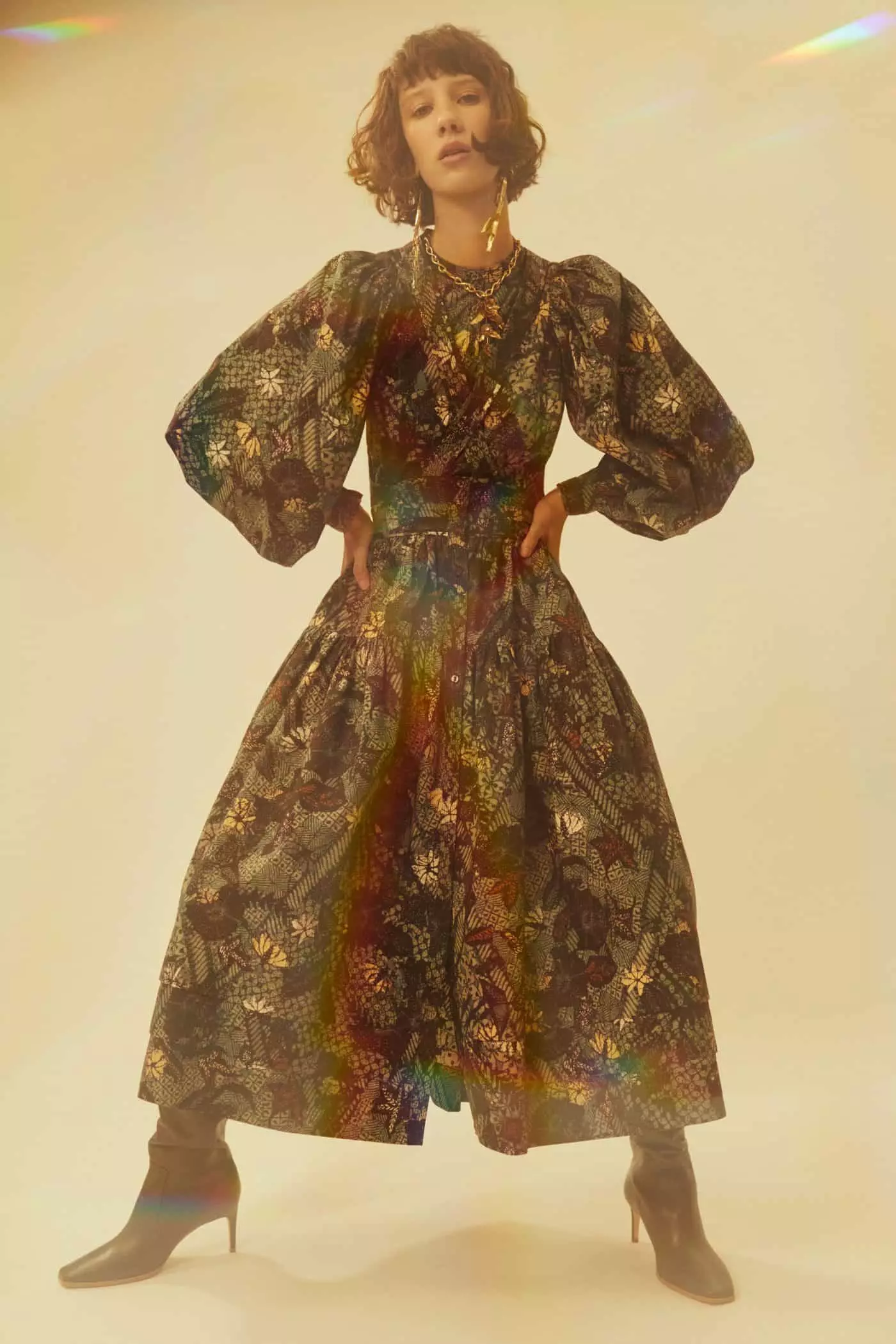 Улла Джонсон сочетает парижский стиль 1970-х с американской спортивной одеждой для предосени 11934_19