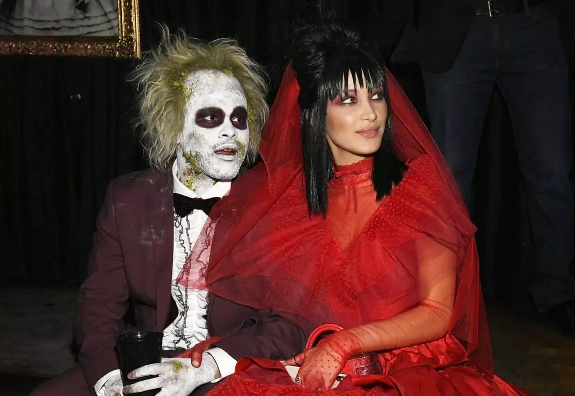 Bella Hadid e o Weeknd gañaron Halloween, o problema do roubo de Victoria's Secret 11943_1