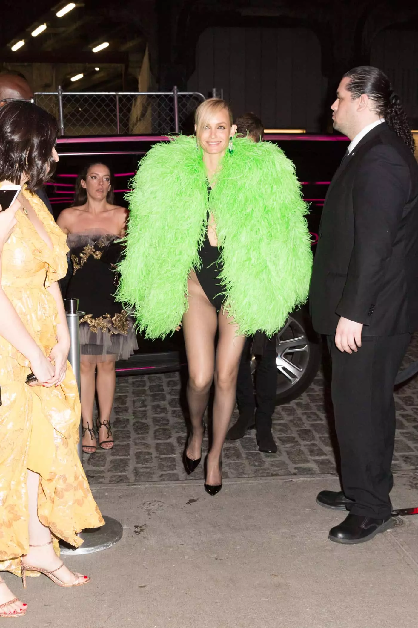 Дар дохили меҳмонхонаи 10-уми солонаи Met Gala Afterparty 12044_21