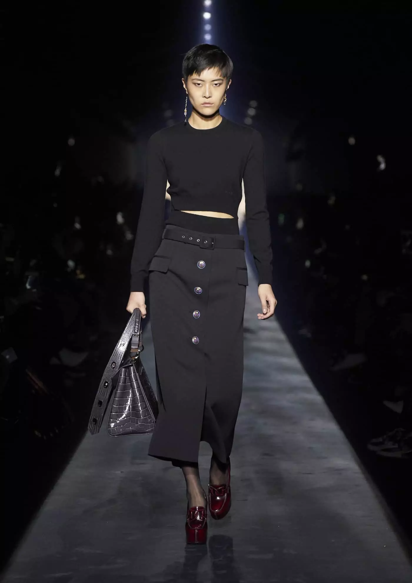 Architectural Shoulders в Givenchy, Рей Келвин официално се оттегля от Тед Бейкър 12142_7