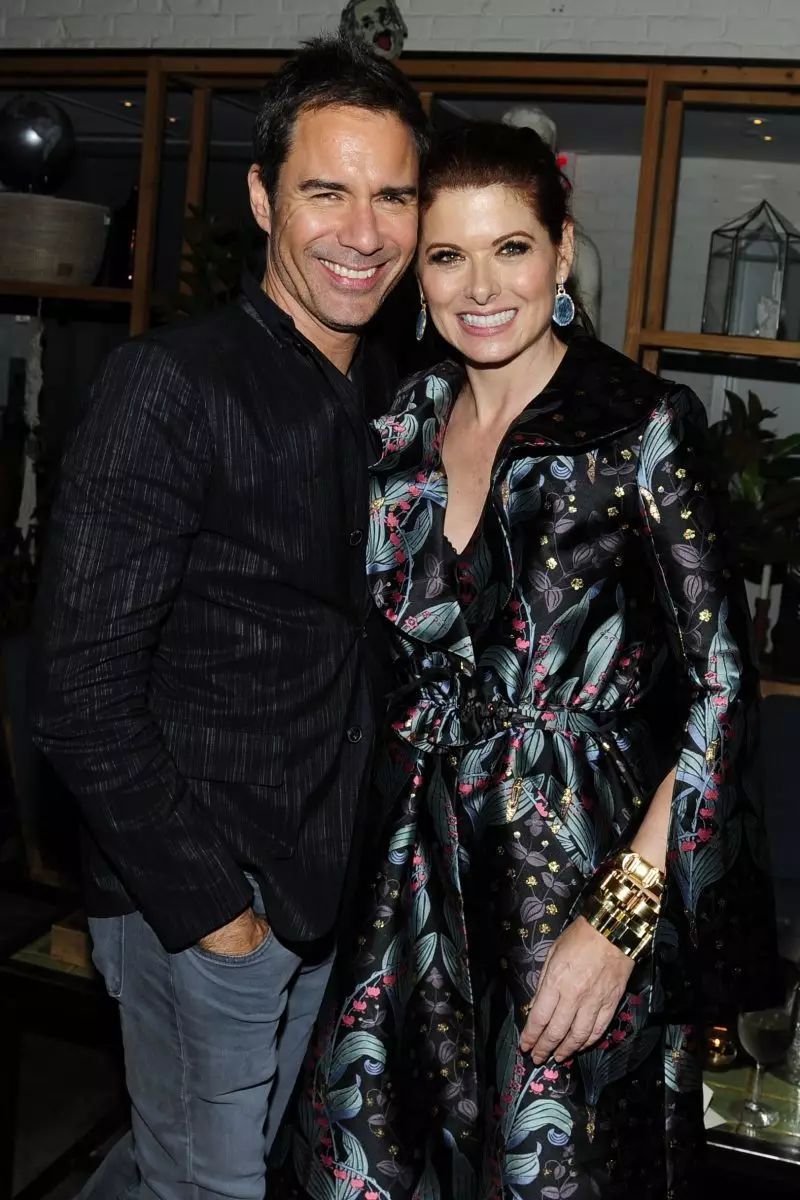 Will & Grace Cast Toasts Kepulangan Mereka ke TV di Mr. Purple 12268_2