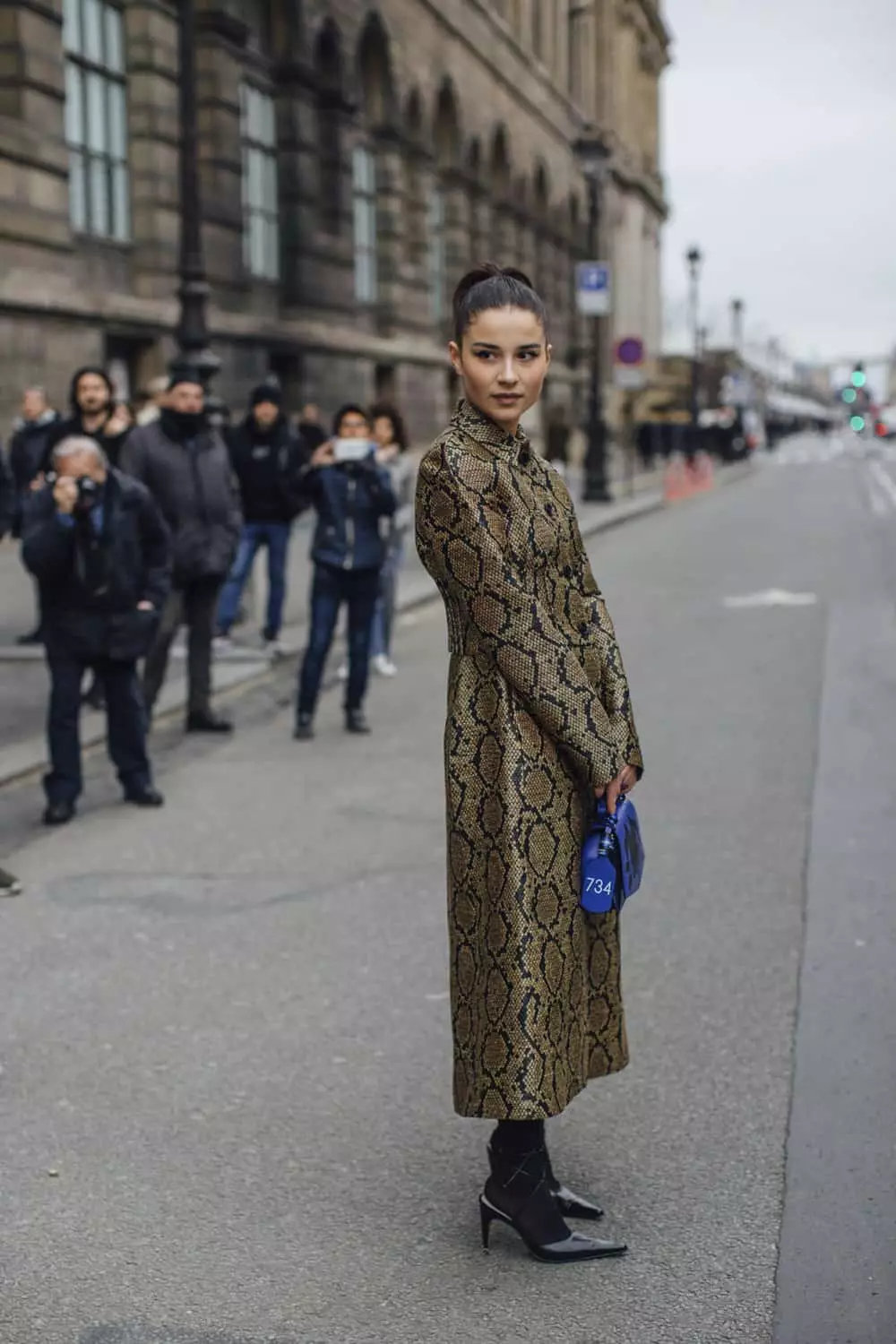 De bästa streetstyle-lookerna från dag 3 och 4 av Paris Fashion Week 12520_112