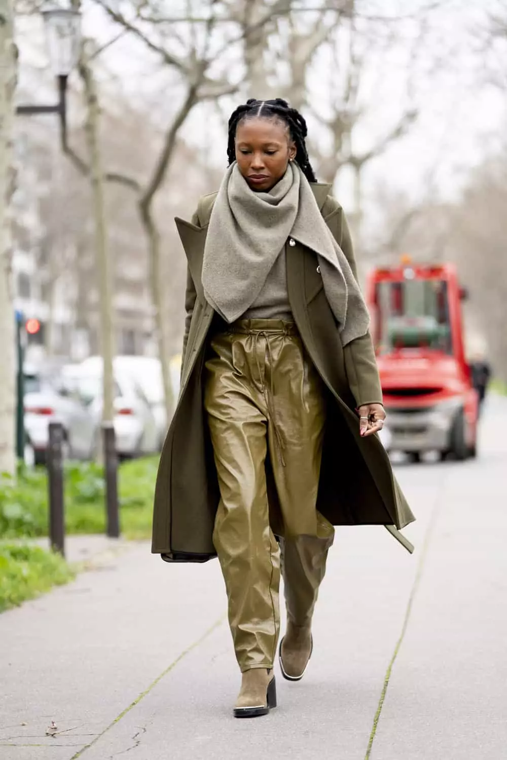 Cele mai bune look-uri Street Style din zilele 3 și 4 ale Săptămânii Modei de la Paris 12520_185