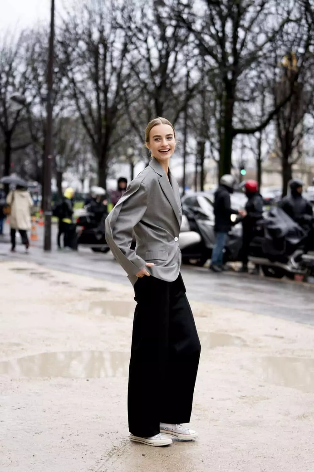 De bedste streetstyle-looks fra dag 3 og 4 i Paris Fashion Week 12520_21