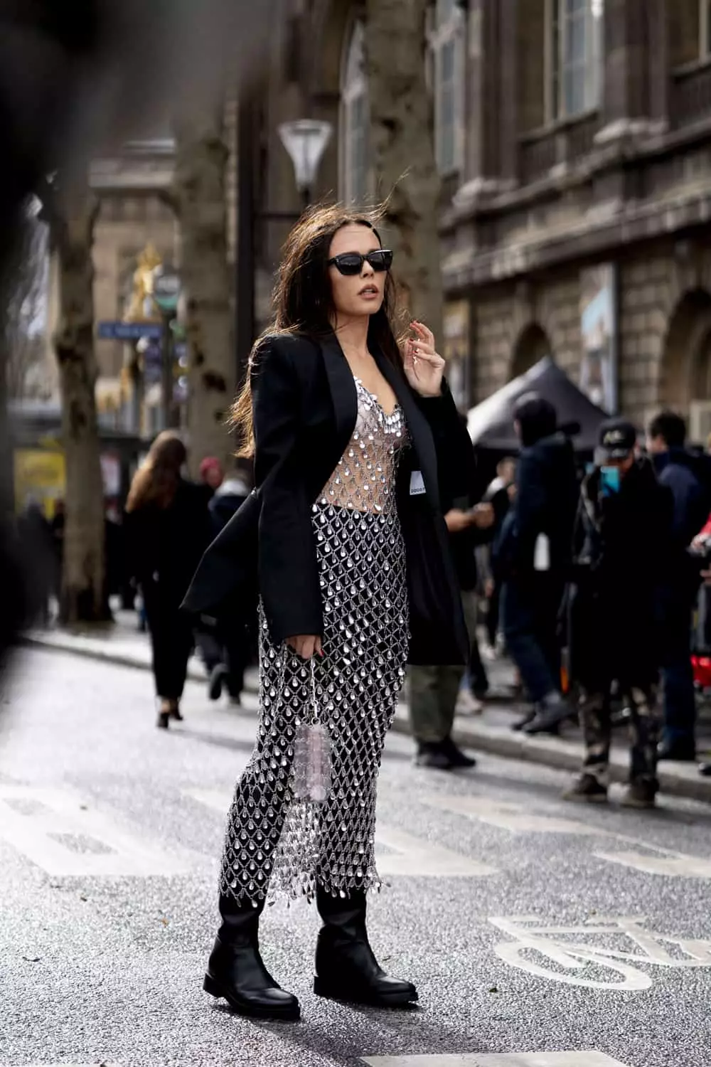 De beste streetstyle-lookene fra dag 3 og 4 av Paris Fashion Week 12520_30