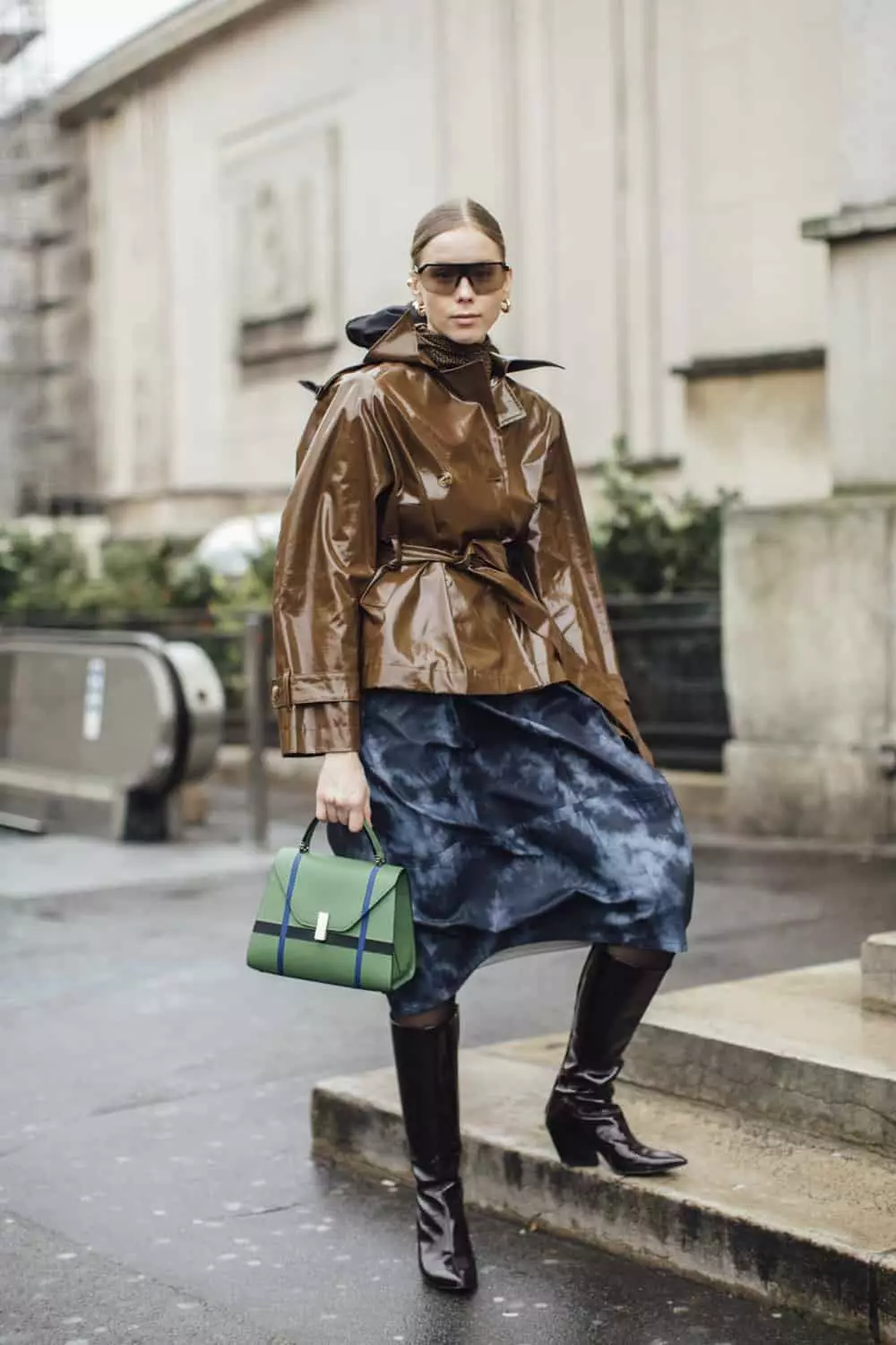 De bästa streetstyle-lookerna från dag 3 och 4 av Paris Fashion Week 12520_85