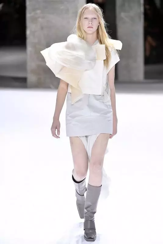 Paris Fashion Week: Isabel Marant, Loewe, Off-White, uye Zvimwe 12532_10