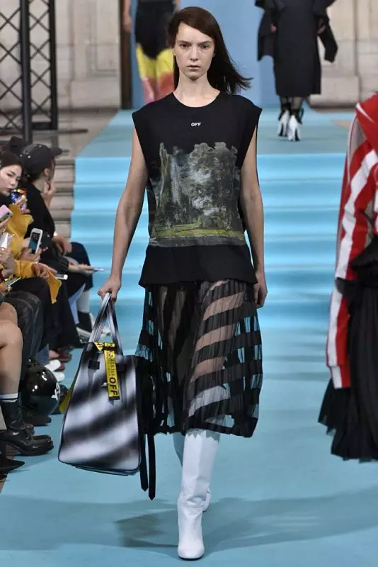 Paris Fashion Week: Isabel Marant, Loewe, Off-White และ More 12532_19