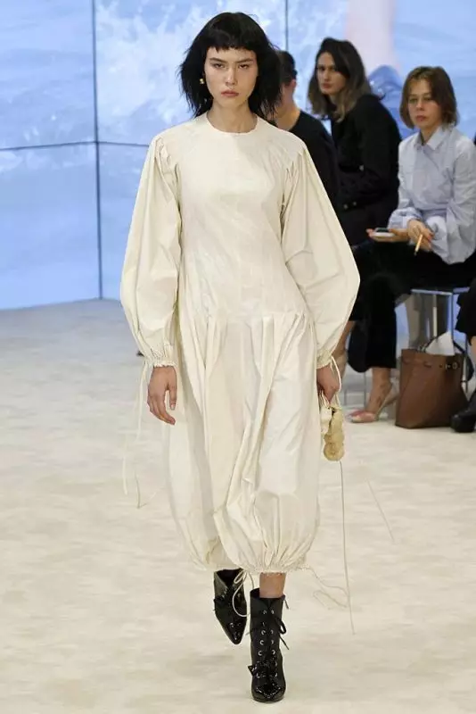 Paris Fashion Week: Isabel Marant, Loewe, Off-White, ug uban pa 12532_22