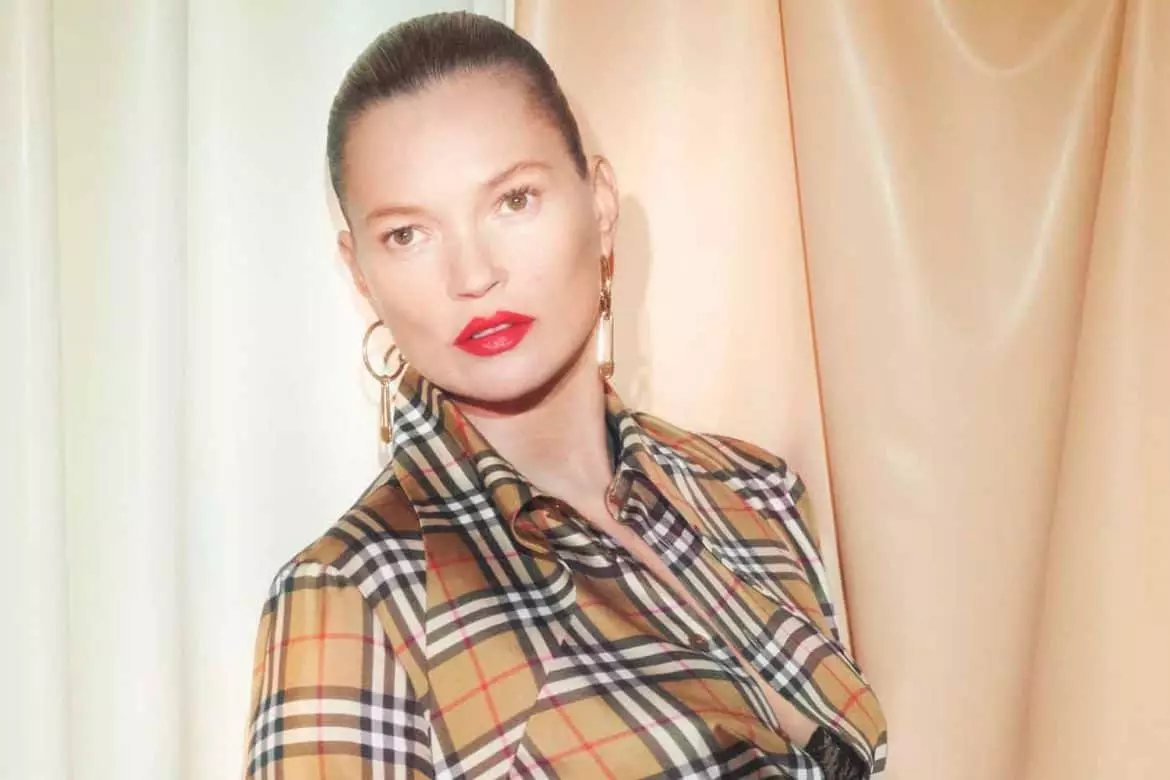 Kate Moss oo ku saabsan Samaynta Taariikhda Fashion-ka