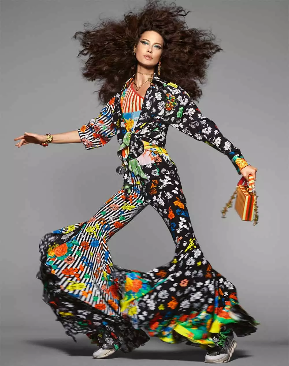 Bella Hadid ja Shalom Harlow annavad uutes reklaamides 90ndate Versace'i hõngu 13184_2